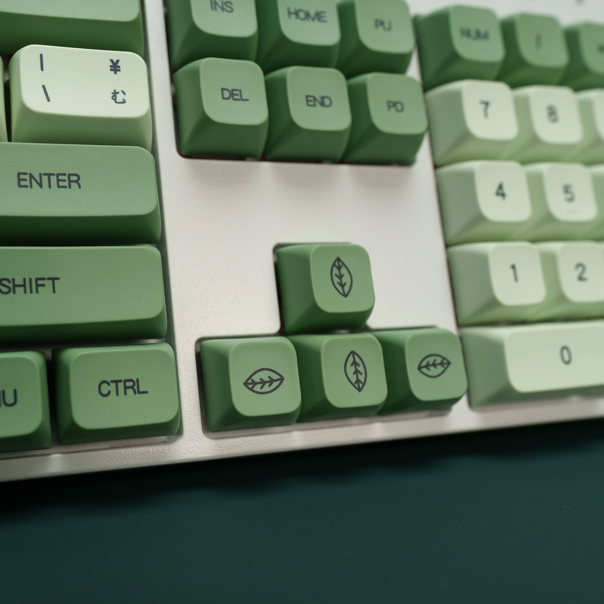 Full Size Mechanical Gaming Keyboard w/ Number Pad – KeyGeak