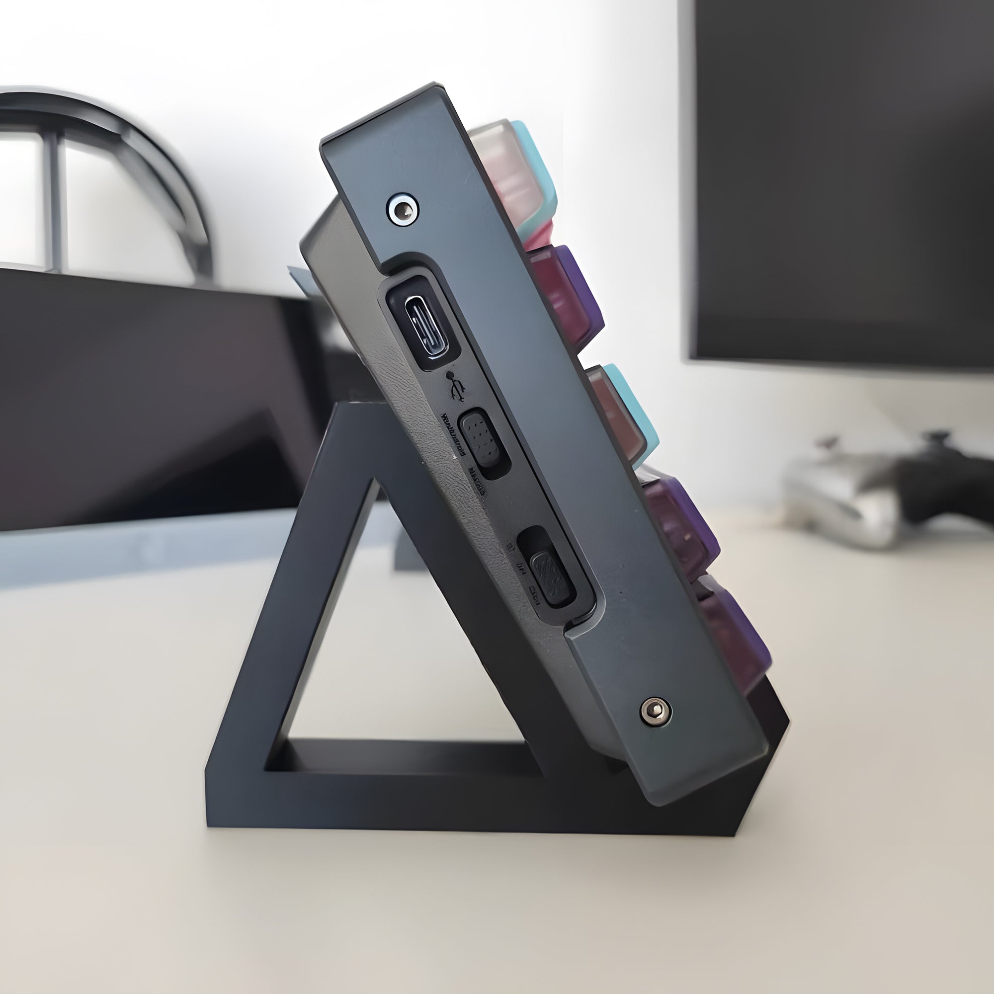 Simple Creative Keyboard Display Stand – KeyGeak
